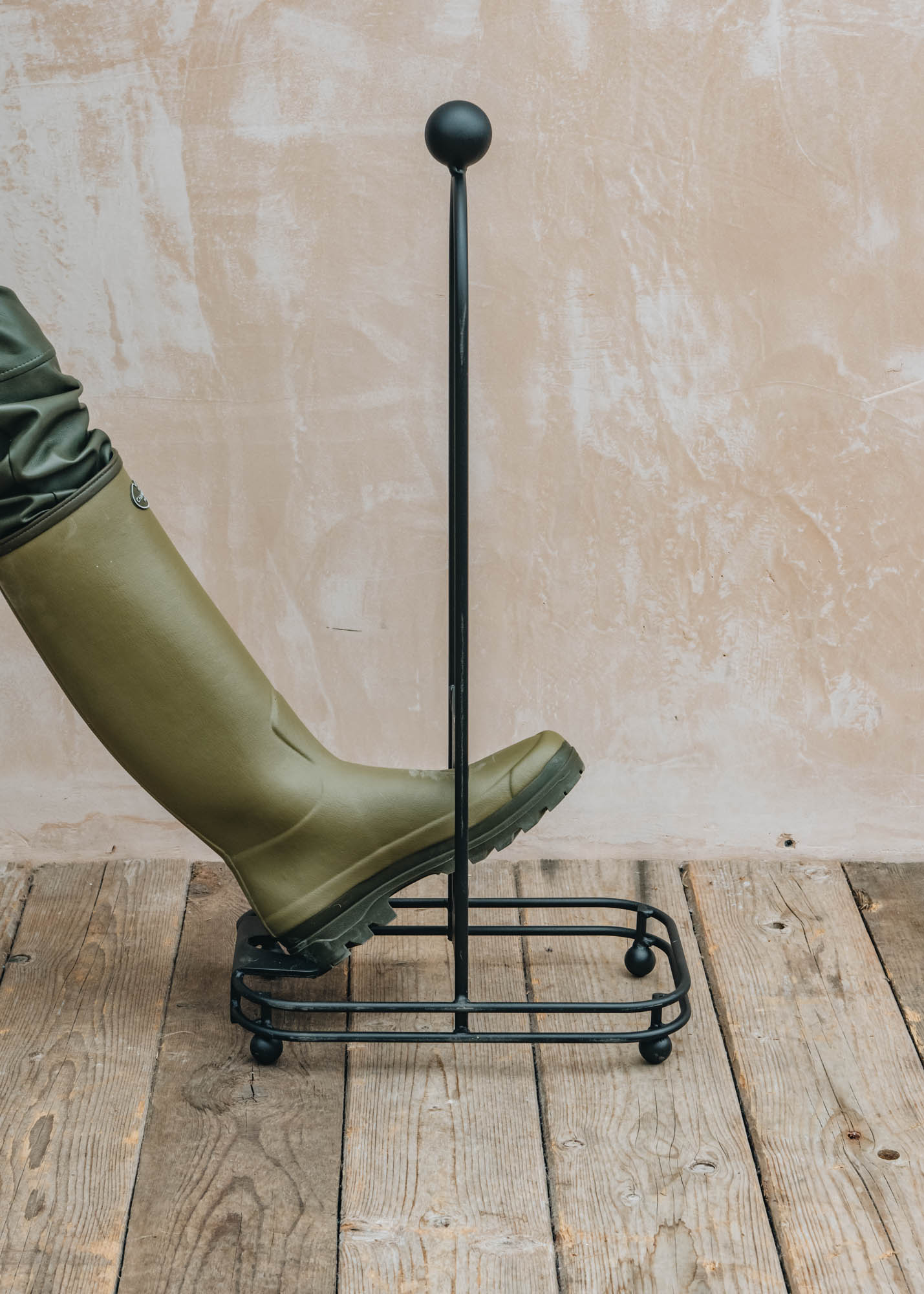 Harrod Horticultural Boot Scraper and Jack in Black | Burford Garden Co.