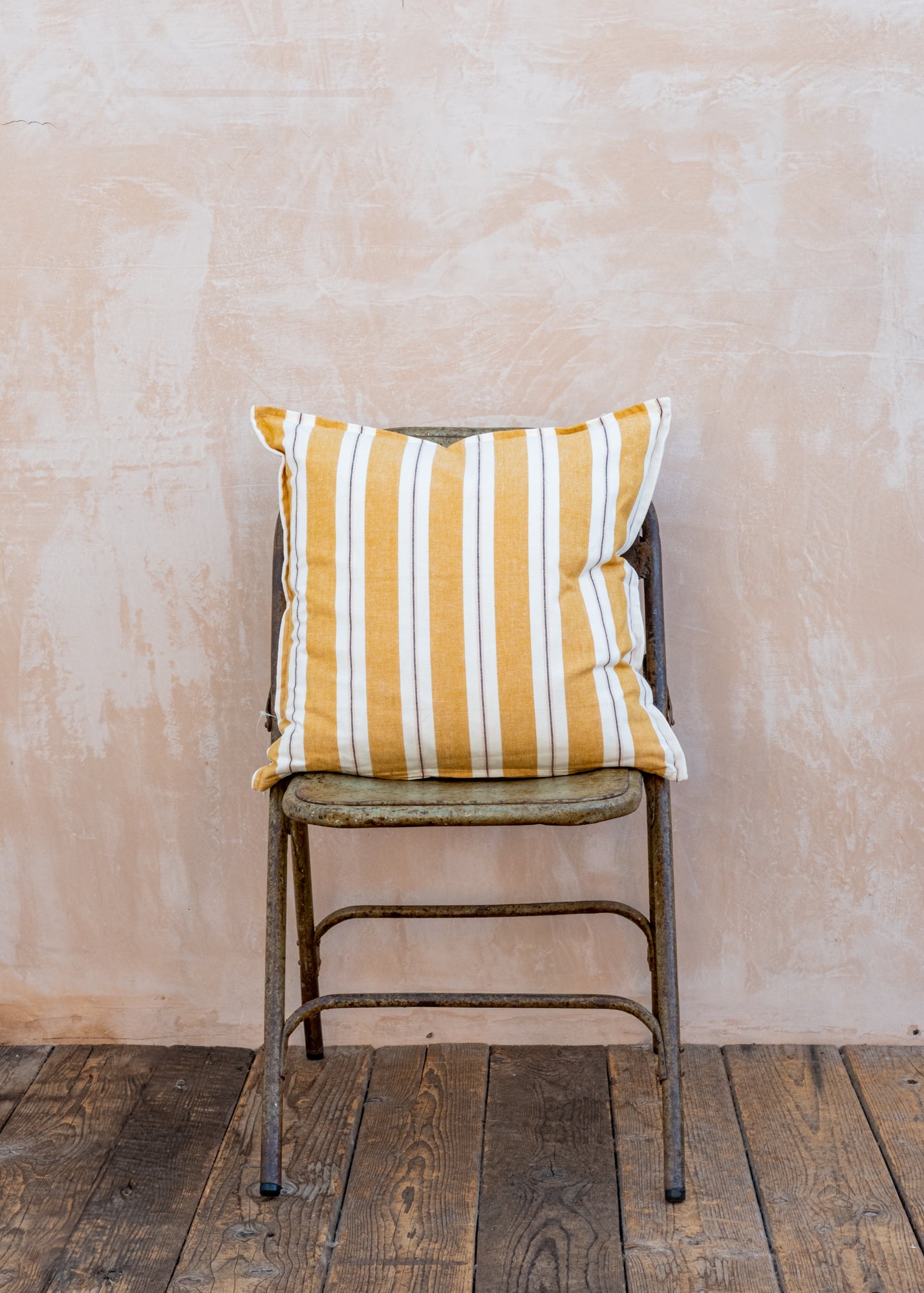 Verona Honey Cushion – Burford Garden Co.