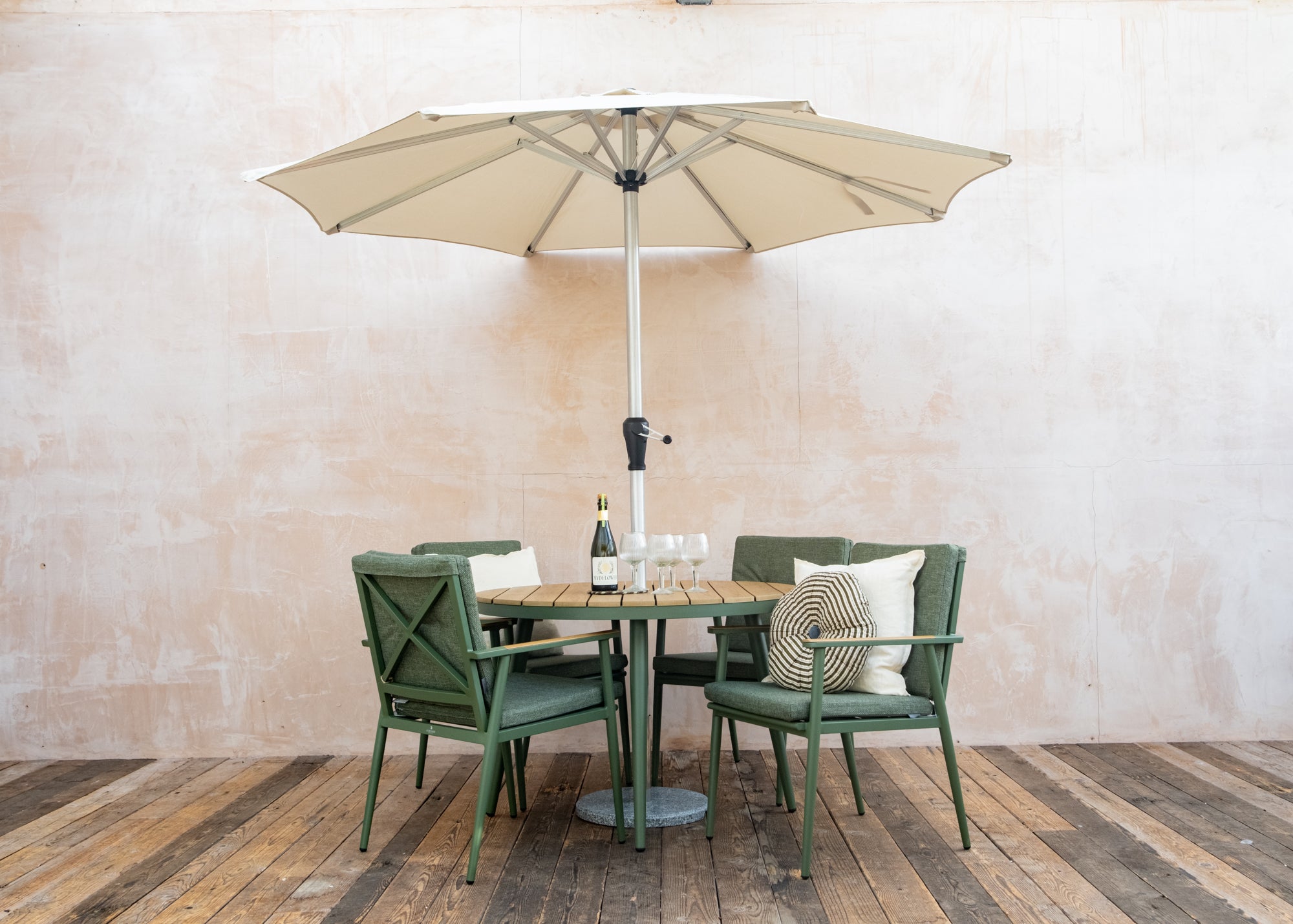 Buxus Four Seater Round Dining Set – Burford Garden Co.