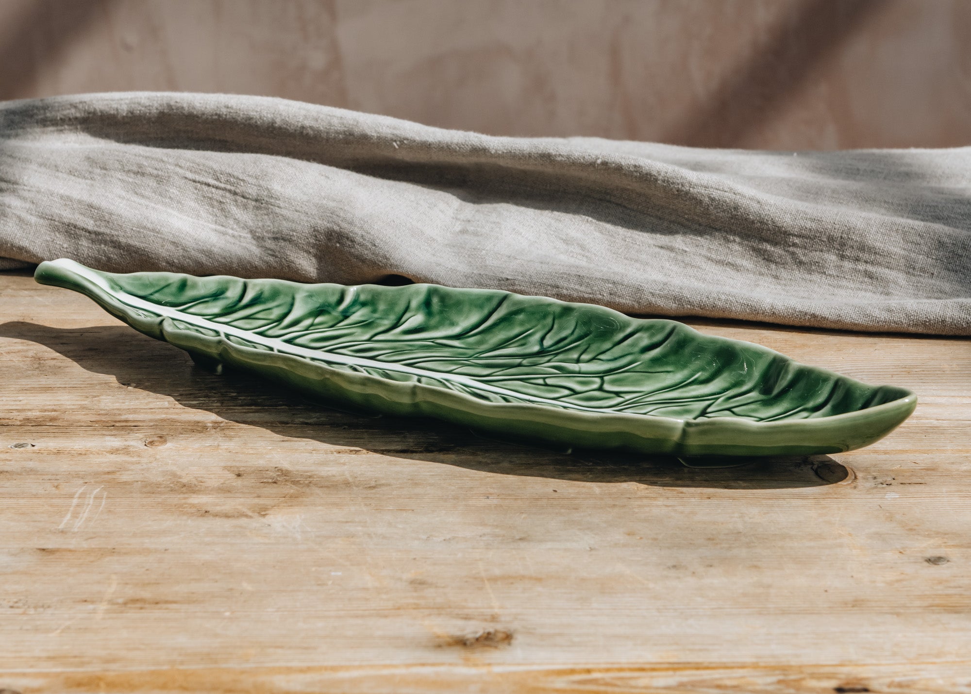 Bordhallo Pinheiro Cabbage Narrow Dish | Burford Garden Co.