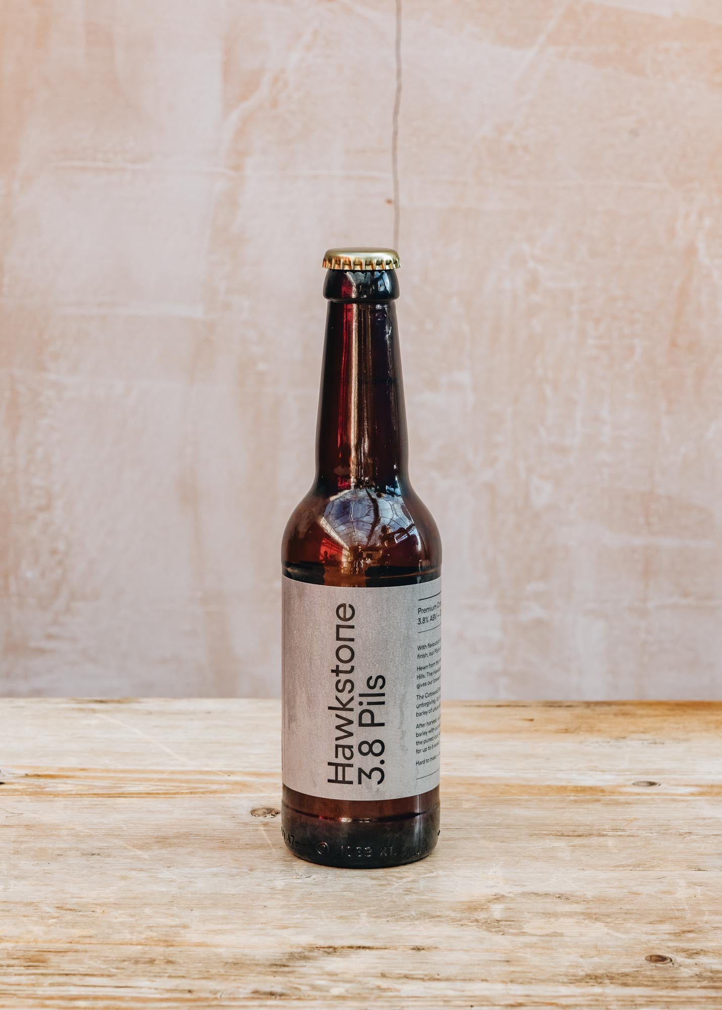 Hawkstone 3.8% Premium Cotswold Pilsner, 330ml – Burford Garden Co.