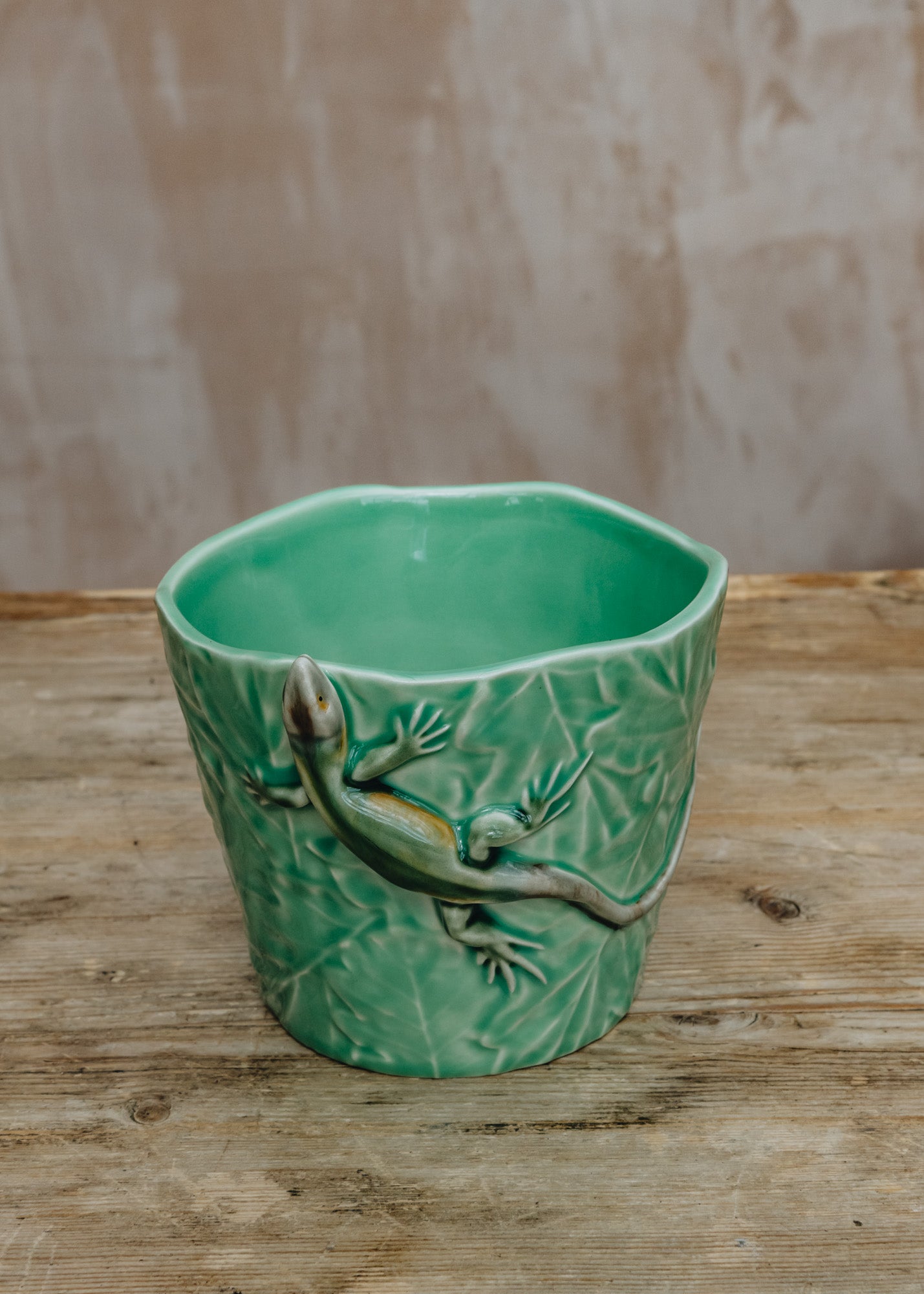 Bordhallo Pinheiro Lizard Vase/Pot Cover | Burford Garden Co.