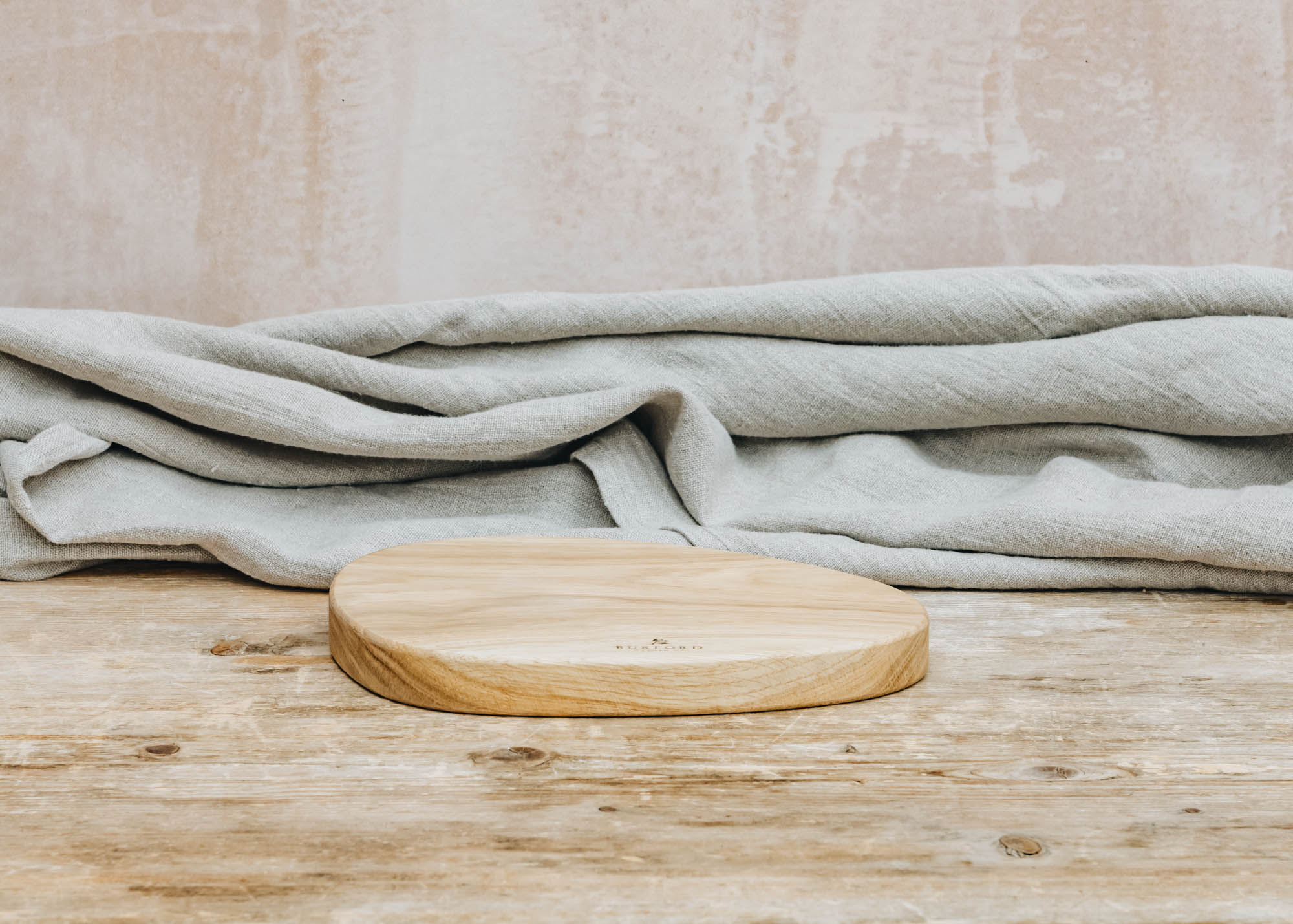 STIK Designs Medium Pebble Shaped Oak Chopping Board | Burford Garden Co.