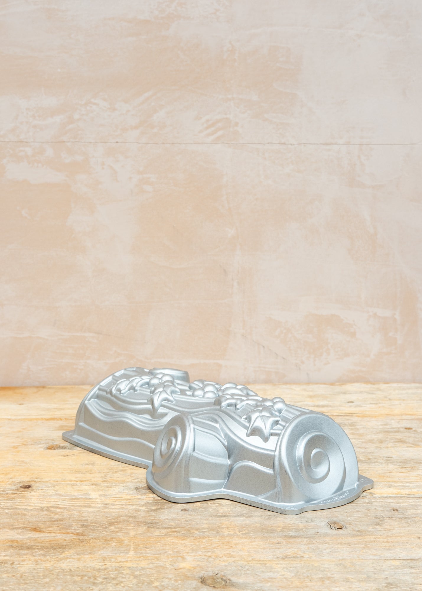 Nordic Ware Silver Yule Log Pan – Burford Garden Co.