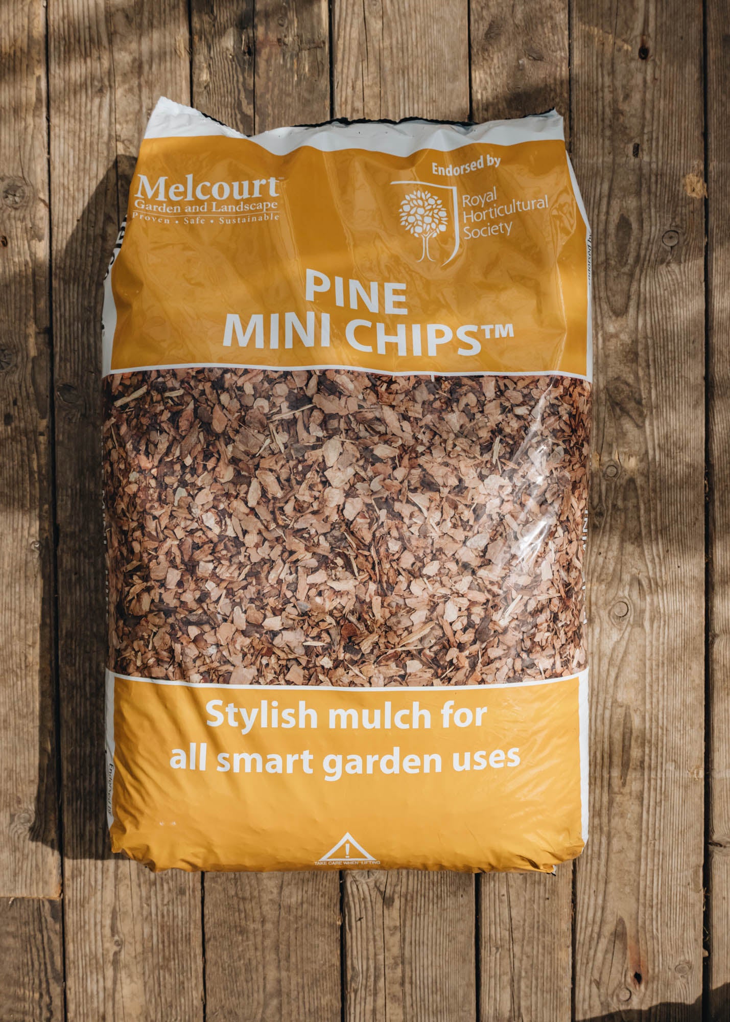 Pine Mini Chips, 60l – Burford Garden Co.