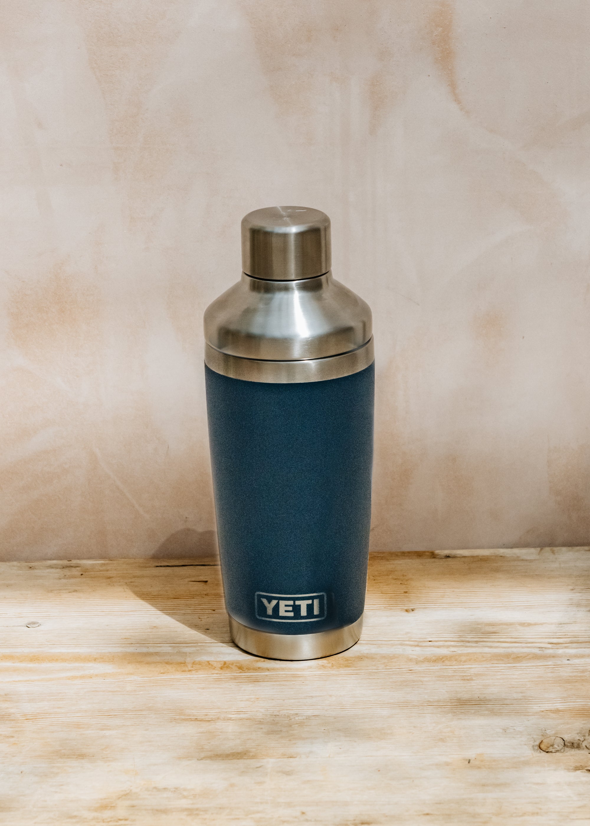 Rambler Cocktail Shaker in Navy 20oz – Burford Garden Co.