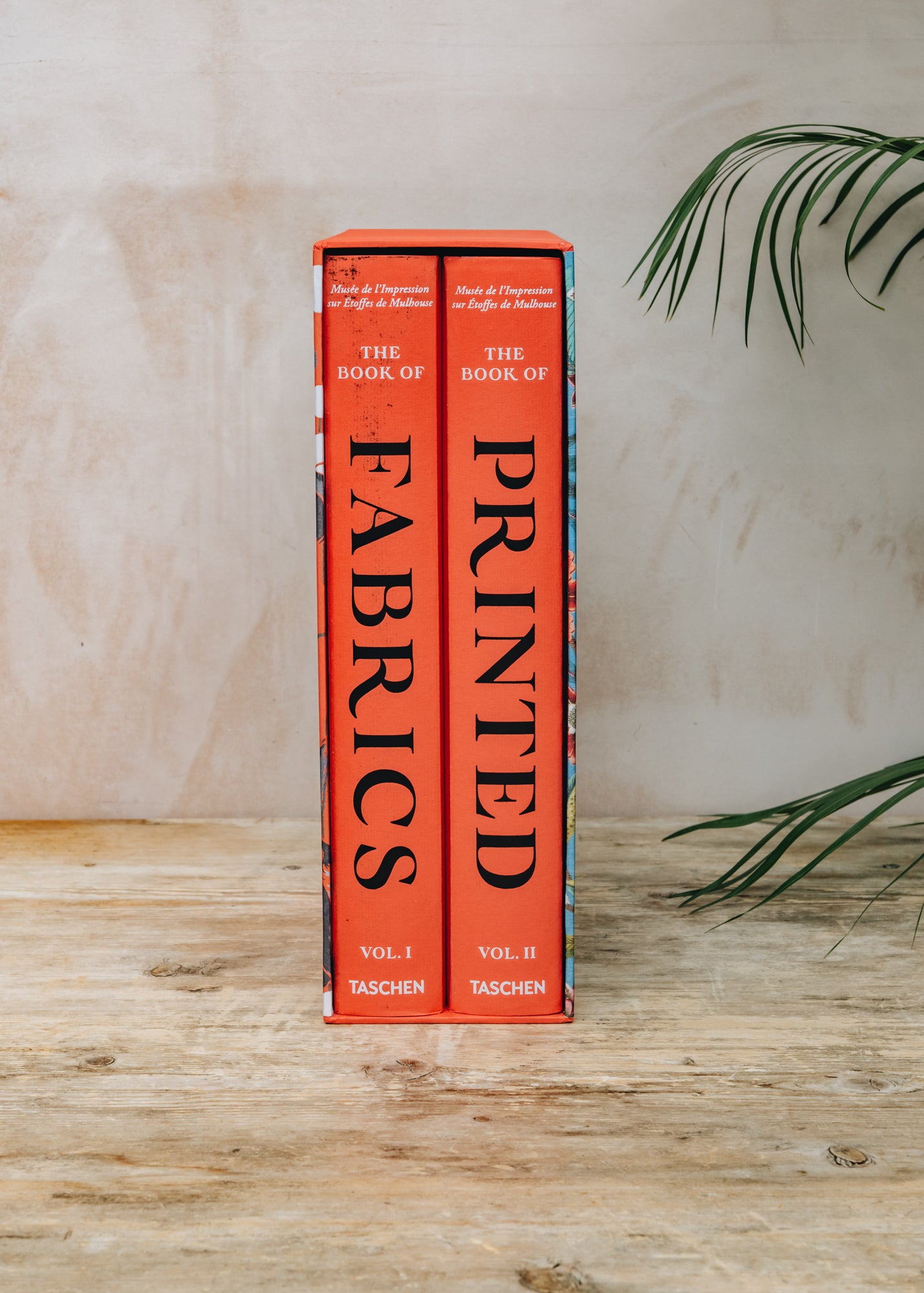 The Book of Printed Fabric, from the 16th Century to Today – Burford ...