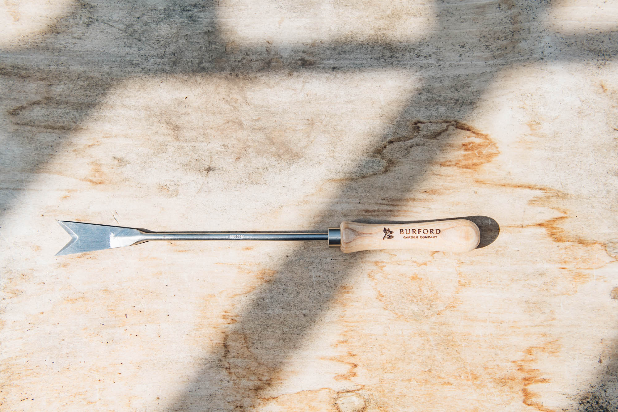 Sneeboer Dandelion Digger | Garden Tools | Burford Garden Co.