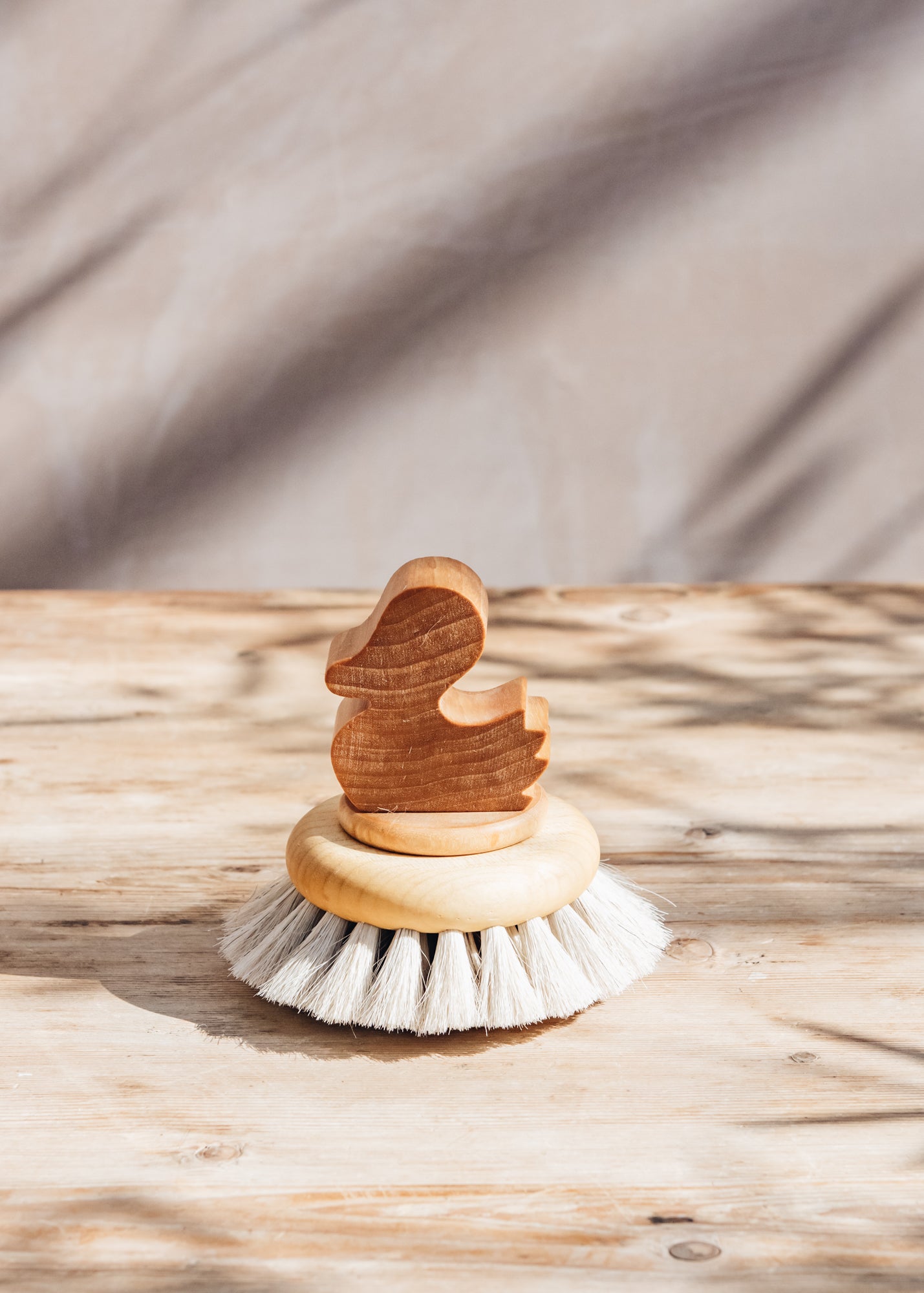 Iris Hantverk Duck Bath Brush | Burford Garden Co.