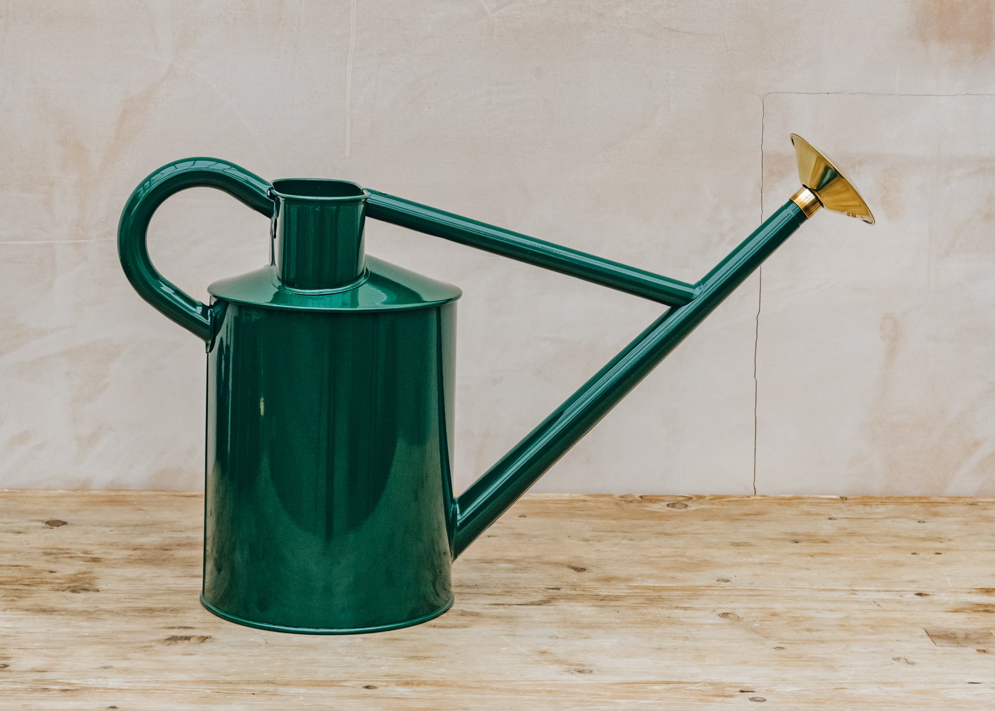 Haws Bearwood Brook Watering Can in Green 8.8l | Burford Garden Co.